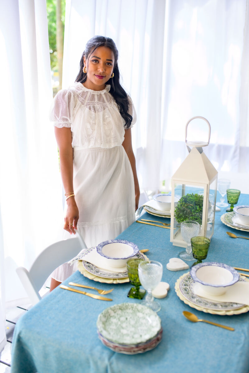 6 Tips for Setting a Beautiful Tablescape - Shades of Pinck